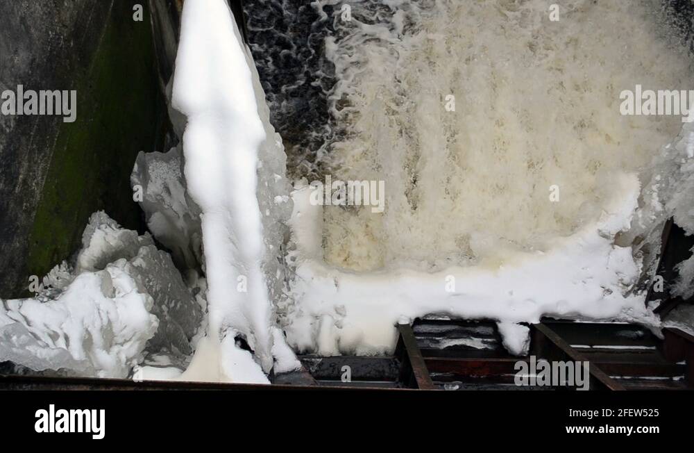 Dam water splash Stock Videos & Footage - HD and 4K Video Clips - Alamy
