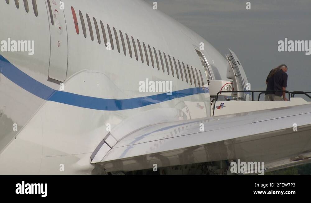 Boeing 787 dreamliner wing Stock Videos & Footage - HD and 4K Video ...
