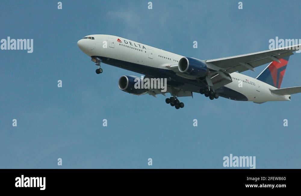 Delta jet Stock Videos & Footage - HD and 4K Video Clips - Alamy