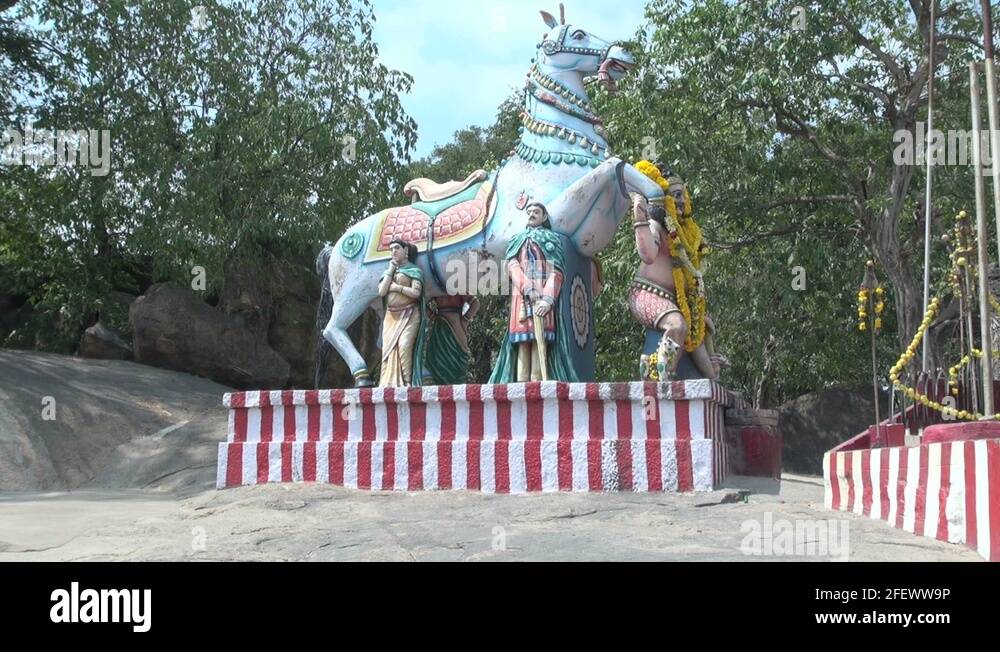 Red indian statue Stock Videos & Footage - HD and 4K Video Clips - Alamy