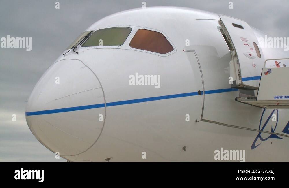 Boeing 787 Dreamliner Exterior Cockpit Windows Wide Stock Video Footage ...