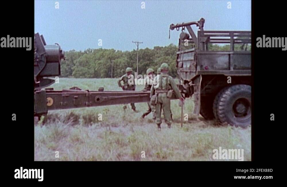 US Artillery 8" Howitzer Setup 01 Stock Video Footage - Alamy