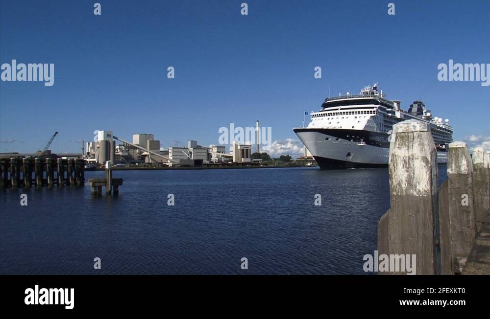 Sea locks holland Stock Videos & Footage - HD and 4K Video Clips - Alamy