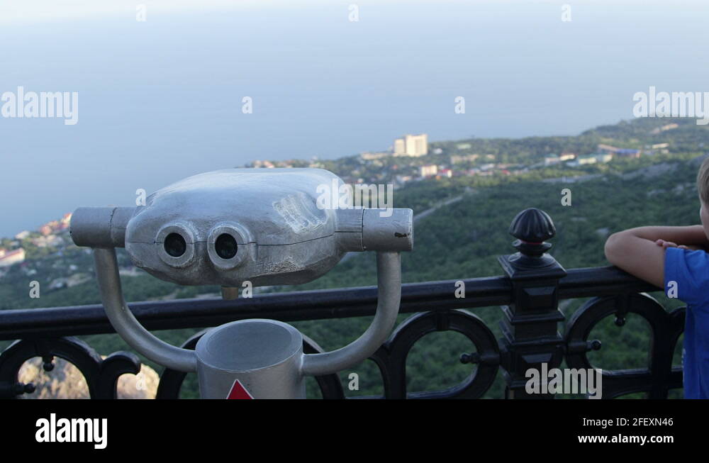 Binocular tower viewer in observation deck Stock Video Footage - Alamy