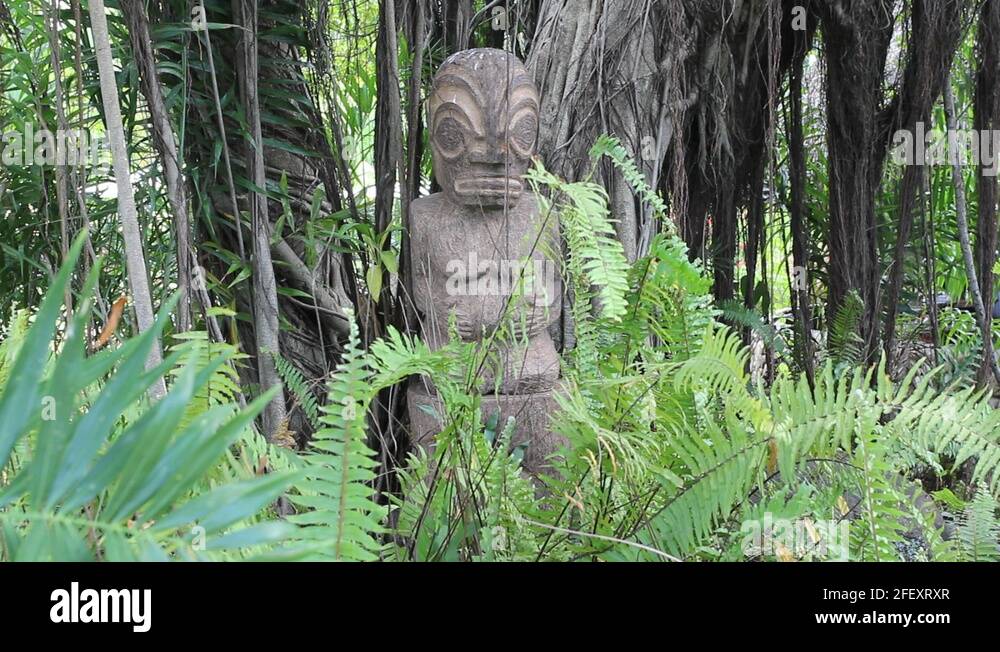 Tiki figure Stock Videos & Footage - HD and 4K Video Clips - Alamy