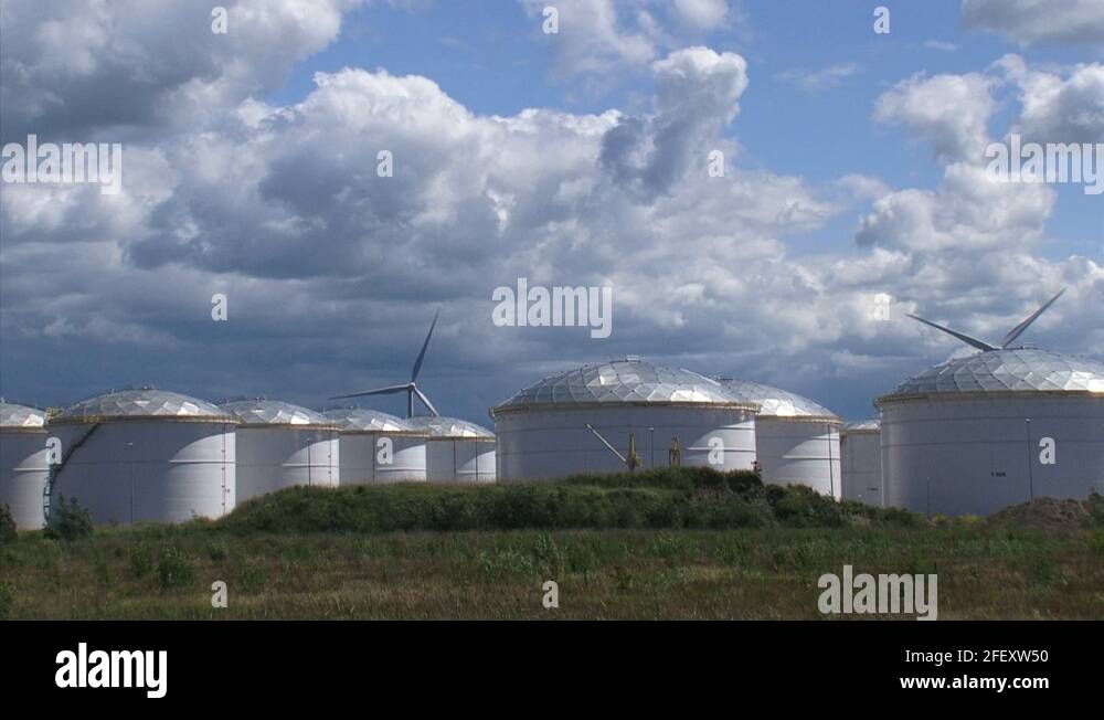 Oil terminals Stock Videos & Footage - HD and 4K Video Clips - Alamy