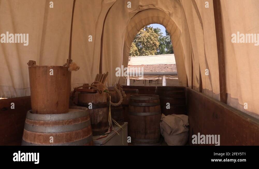 Covered wagon Stock Videos & Footage - HD and 4K Video Clips - Alamy