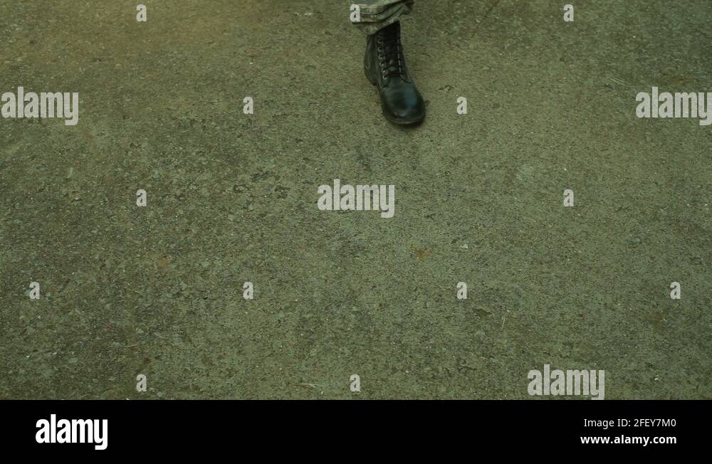 soldier foot injury boot dragging leg Stock Video Footage - Alamy