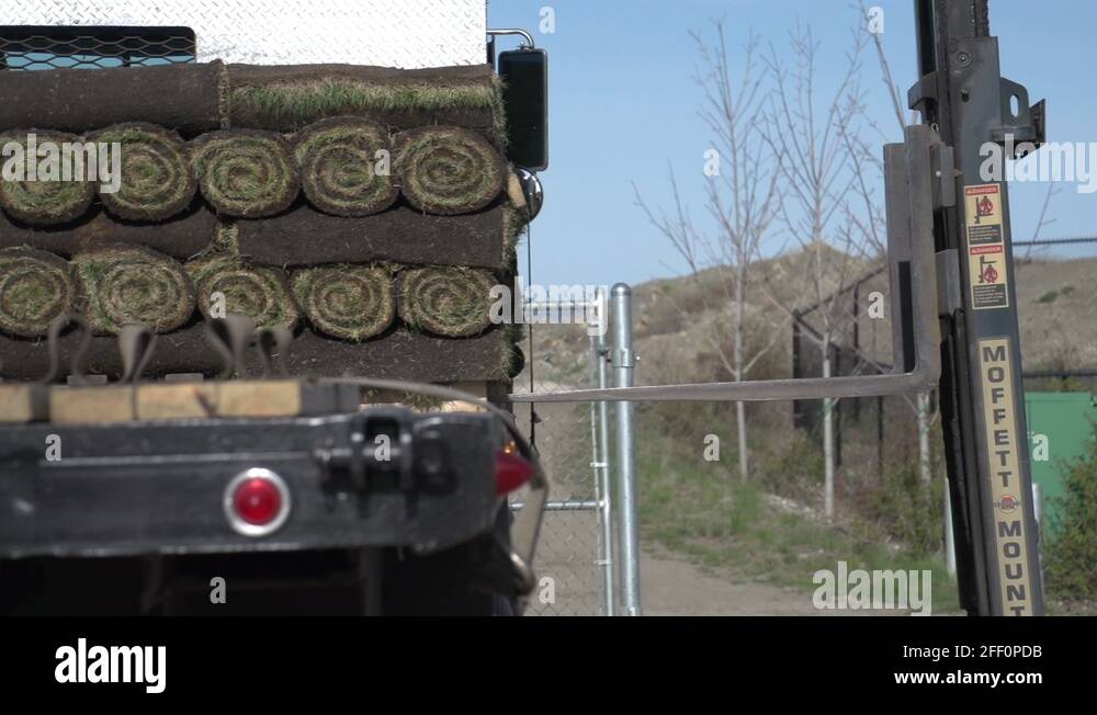 Forklift unloading Stock Videos & Footage - HD and 4K Video Clips - Alamy