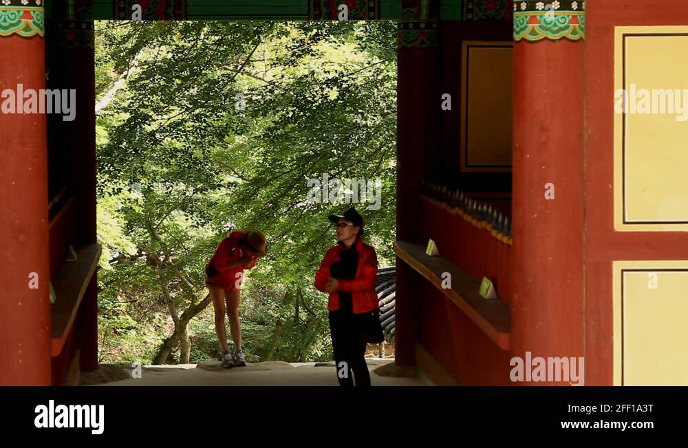 Bowing roof Stock Videos & Footage - HD and 4K Video Clips - Alamy