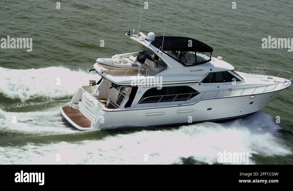 White motor cruiser Stock Videos & Footage - HD and 4K Video Clips - Alamy