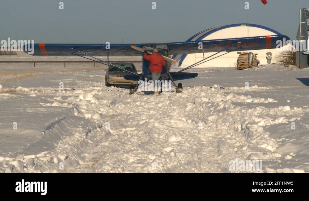 Covered engine Stock Videos & Footage - HD and 4K Video Clips - Alamy