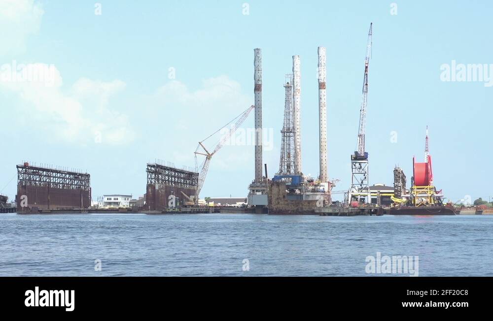 Deep water oil rigs Stock Videos & Footage - HD and 4K Video Clips - Alamy