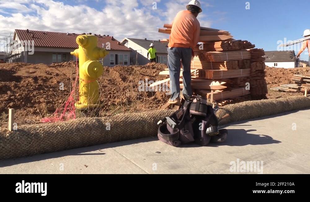Builders building new houses Stock Videos & Footage - HD and 4K Video ...