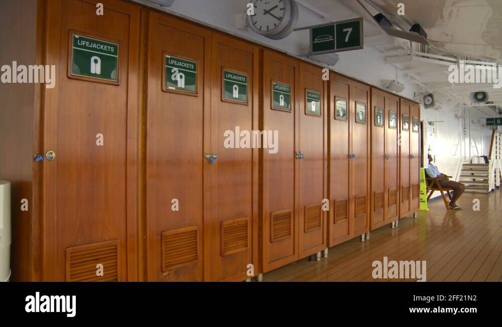 Passenger lockers Stock Videos & Footage - HD and 4K Video Clips - Alamy