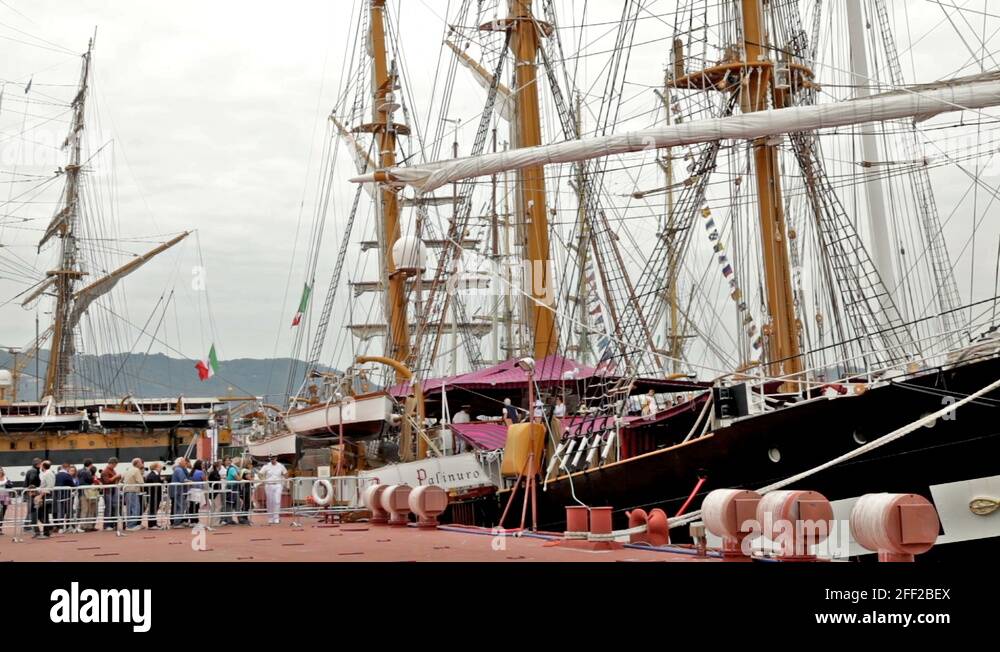 1920 ships Stock Videos & Footage - HD and 4K Video Clips - Alamy