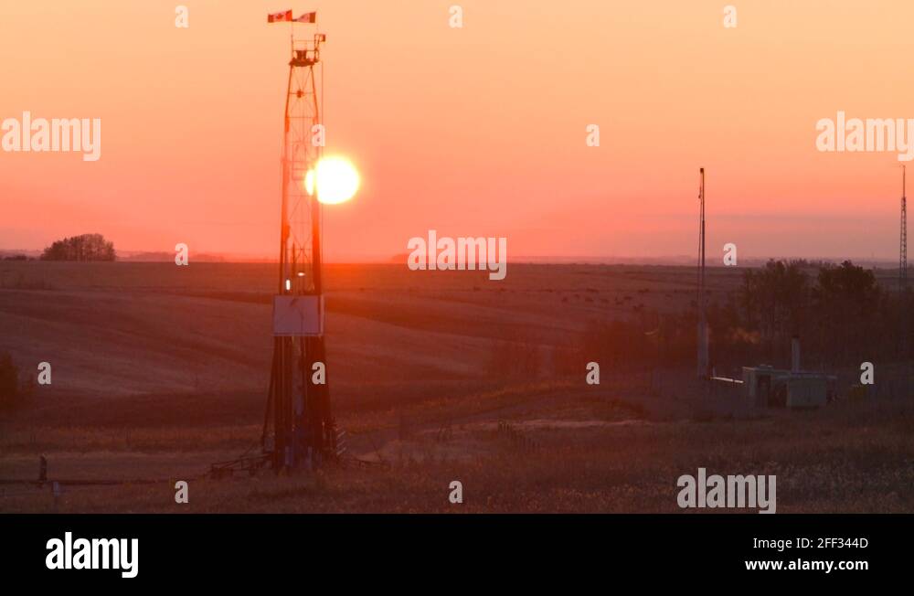 Oil rig sunrise Stock Videos & Footage - HD and 4K Video Clips - Alamy