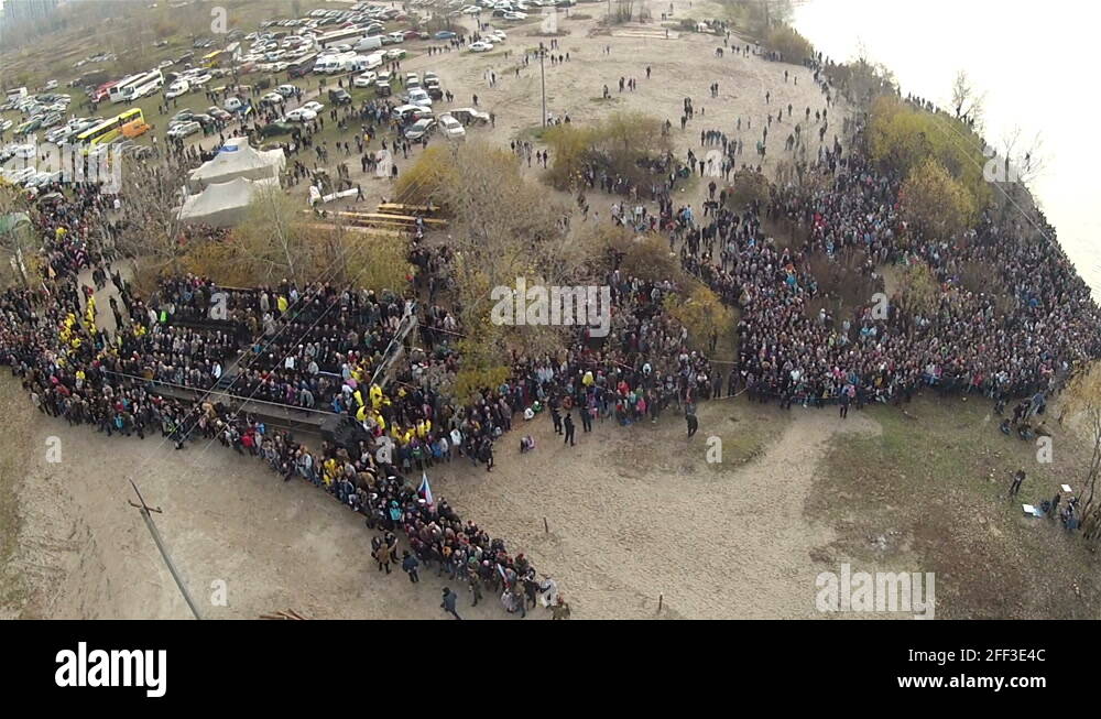 Crowd aerial Stock Videos & Footage - HD and 4K Video Clips - Alamy