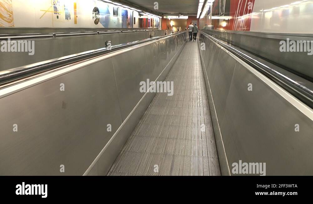 Brussels metro Stock Videos & Footage - HD and 4K Video Clips - Alamy