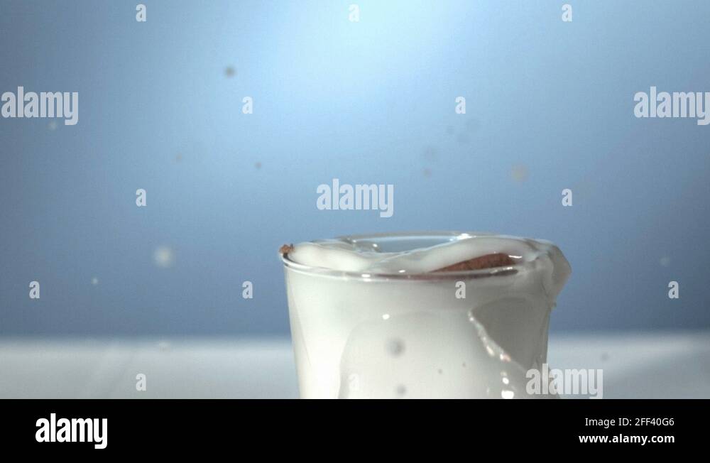 Splashing of milk Stock Videos & Footage - HD and 4K Video Clips - Alamy