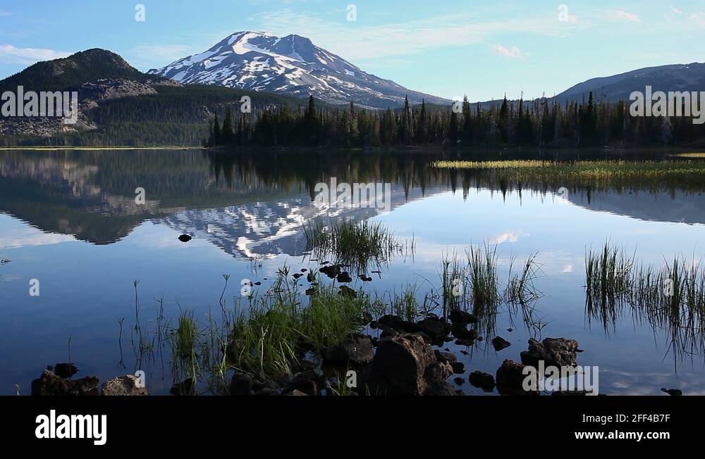 Man rowing canoe Stock Videos & Footage - HD and 4K Video Clips - Alamy