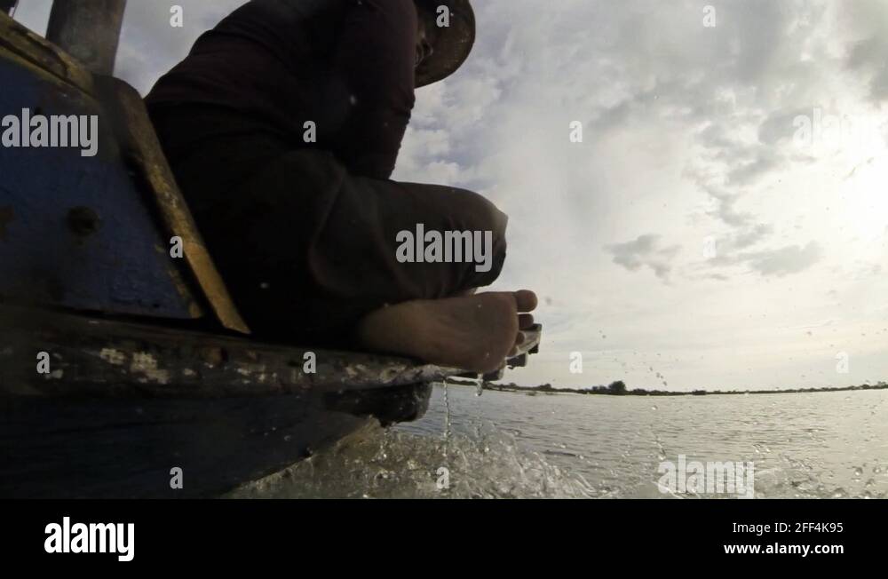 Tonle sap boat Stock Videos & Footage - HD and 4K Video Clips - Alamy