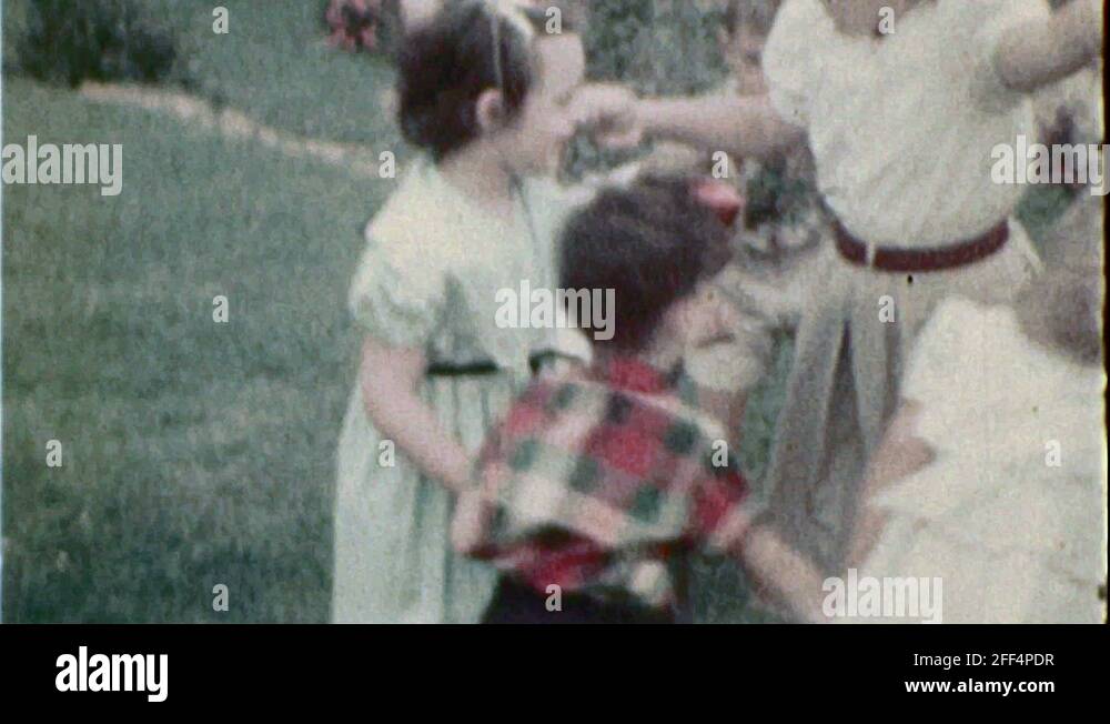 Children playing ring a ring o roses Stock Videos & Footage - HD and 4K ...