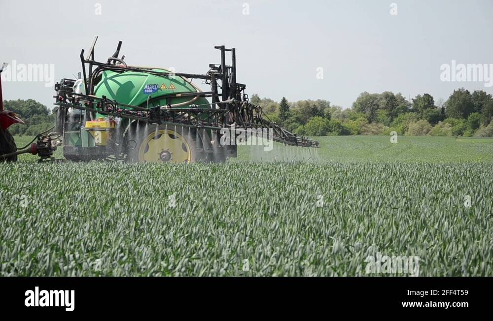 Crop sprayer tank Stock Videos & Footage - HD and 4K Video Clips - Alamy