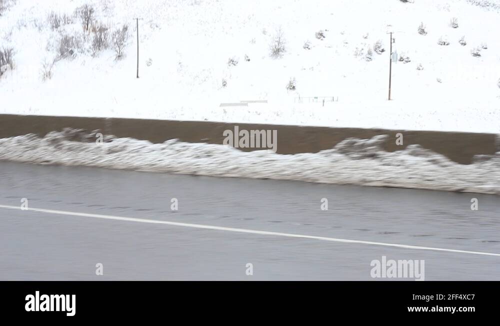 Semi truck snow Stock Videos & Footage - HD and 4K Video Clips - Alamy