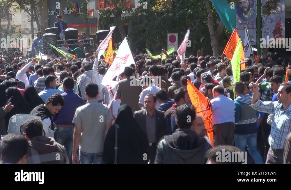 Shia Muslims celebrate Eid al-Ghadeer on the streets of Isfahan in Iran ...