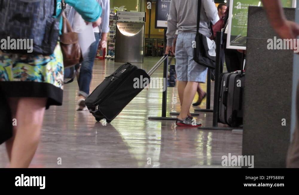 Boarding gate Stock Videos & Footage - HD and 4K Video Clips - Alamy