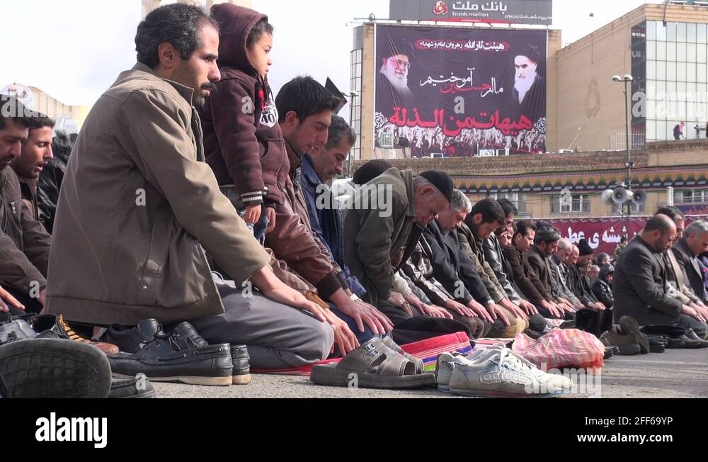 Muslim public praying Stock Videos & Footage - HD and 4K Video Clips ...