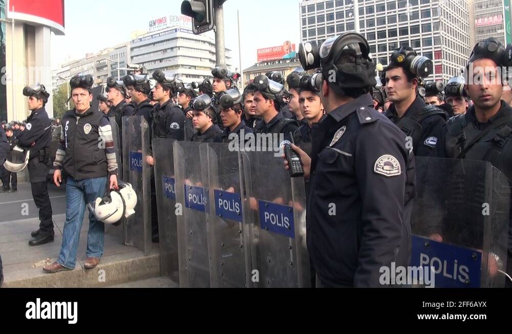 Police standby Stock Videos & Footage - HD and 4K Video Clips - Alamy