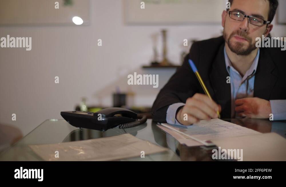 Thinking employee Stock Videos & Footage - HD and 4K Video Clips - Alamy