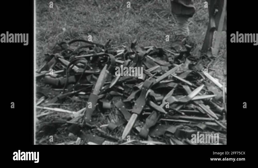 Ww2 us soldiers and civilians Stock Videos & Footage - HD and 4K Video ...