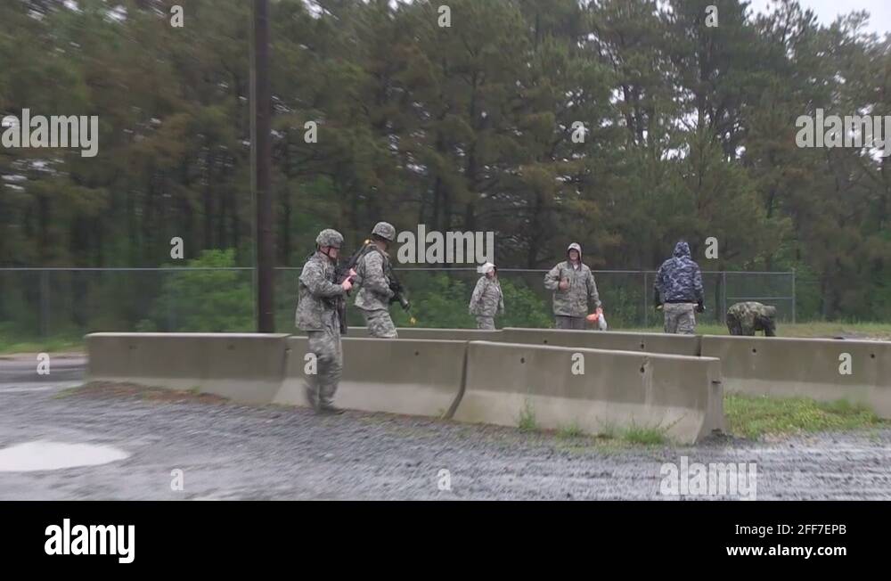 US - Army - Security Forces 18 - Entry Control Stock Video Footage - Alamy