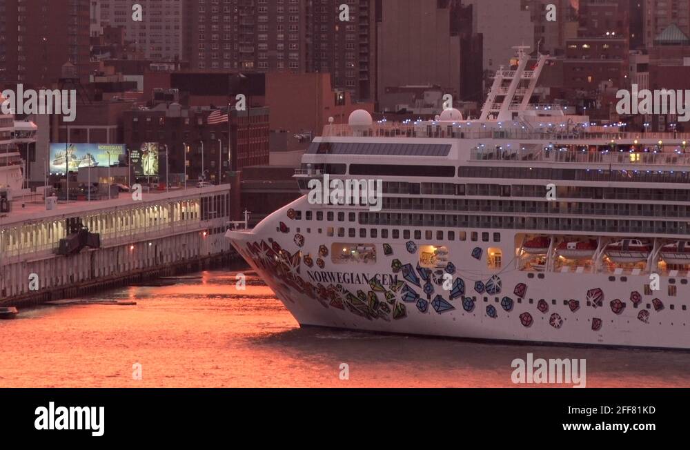 Manhattan port Stock Videos & Footage - HD and 4K Video Clips - Alamy