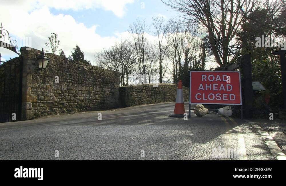 Bridge closed sign Stock Videos & Footage - HD and 4K Video Clips - Alamy
