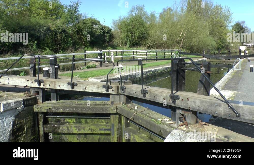 Hanwell locks Stock Videos & Footage - HD and 4K Video Clips - Alamy