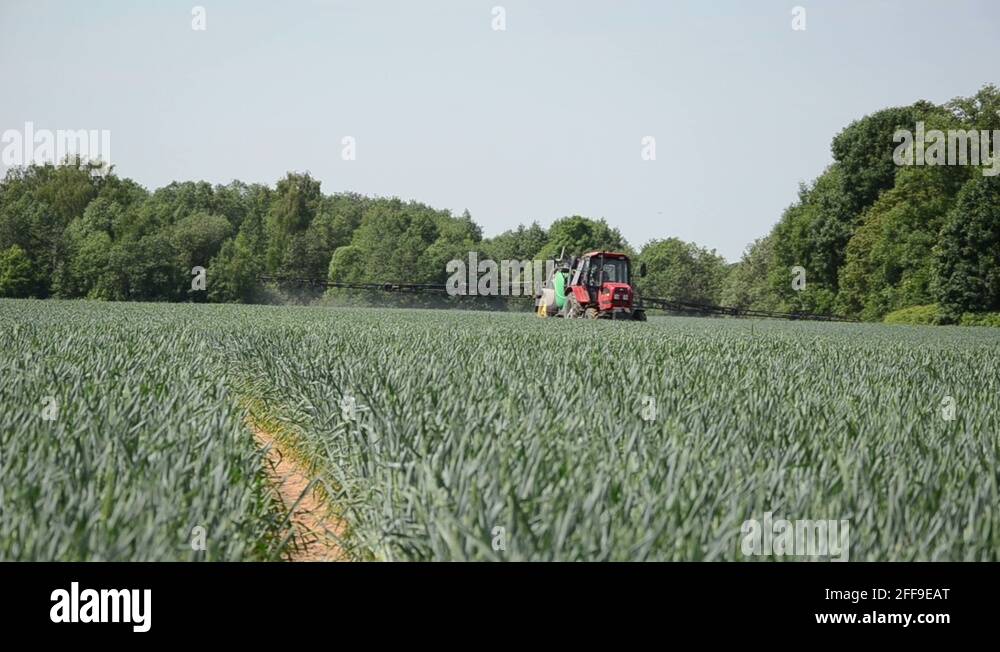 Field crop spraying Stock Videos & Footage - HD and 4K Video Clips - Alamy