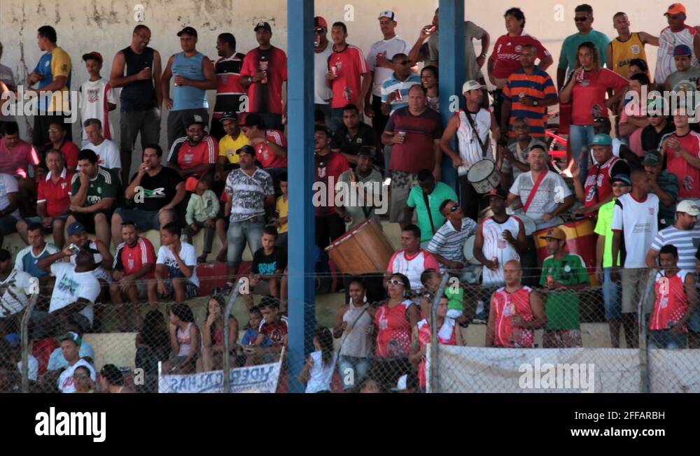 Spectators fan Stock Videos & Footage - HD and 4K Video Clips - Alamy