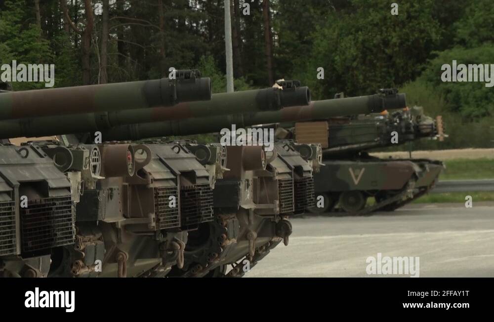 us army abrams tanks park in formation Stock Video Footage - Alamy