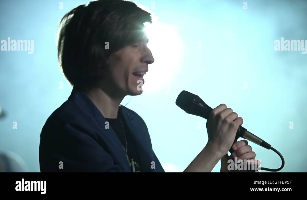 Shout Stock Videos & Footage - HD and 4K Video Clips - Alamy