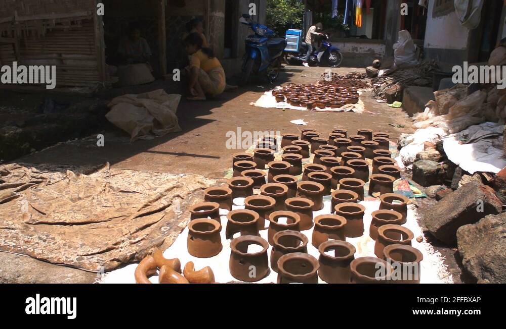 Indonesia pottery Stock Videos & Footage - HD and 4K Video Clips - Alamy