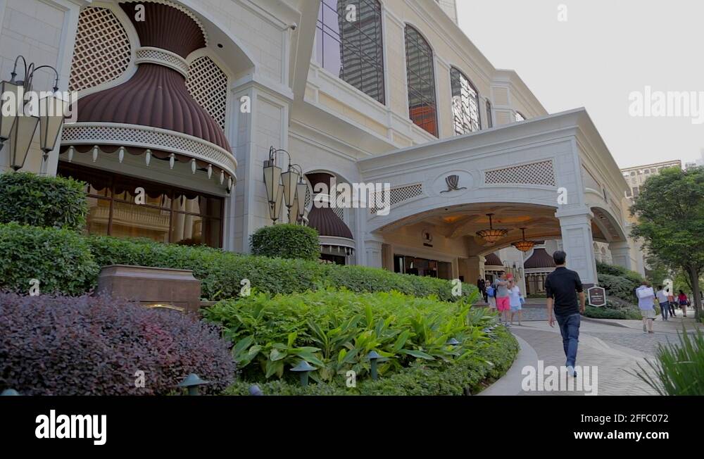 Hotel front entrance Stock Videos & Footage - HD and 4K Video Clips - Alamy