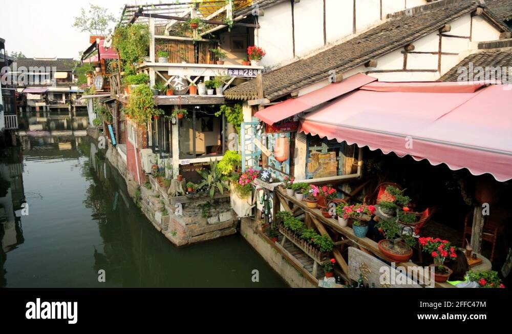 Chinese waterways Stock Videos & Footage - HD and 4K Video Clips - Alamy