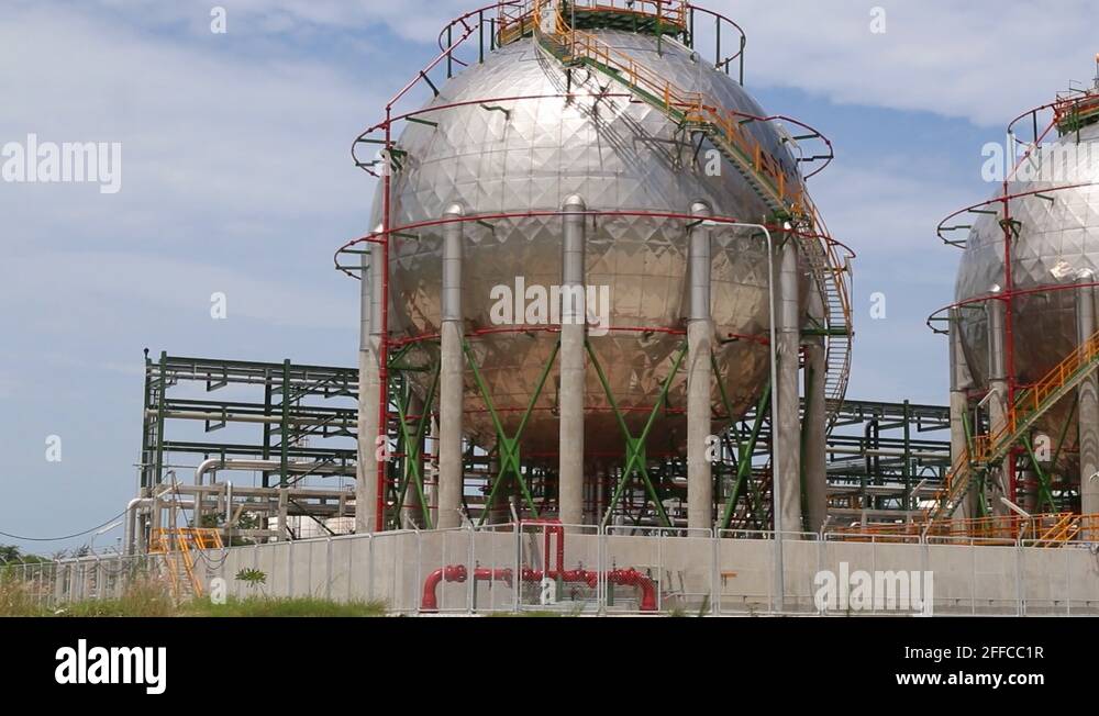 Spherical gas tank Stock Videos & Footage - HD and 4K Video Clips - Alamy