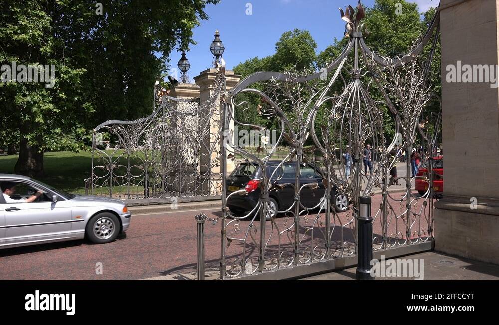 Hyde park gate Stock Videos & Footage - HD and 4K Video Clips - Alamy
