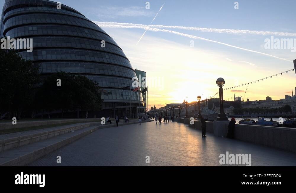 City hall the queens walk Stock Videos & Footage - HD and 4K Video ...