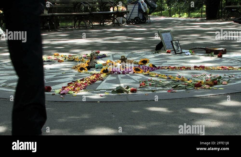 John lennon memorial Stock Videos & Footage - HD and 4K Video Clips - Alamy